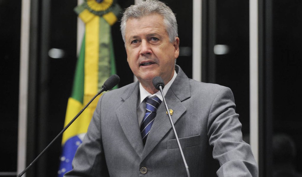 Rollemberg assume a Secretaria de Economia Verde, Descarbonização e ...