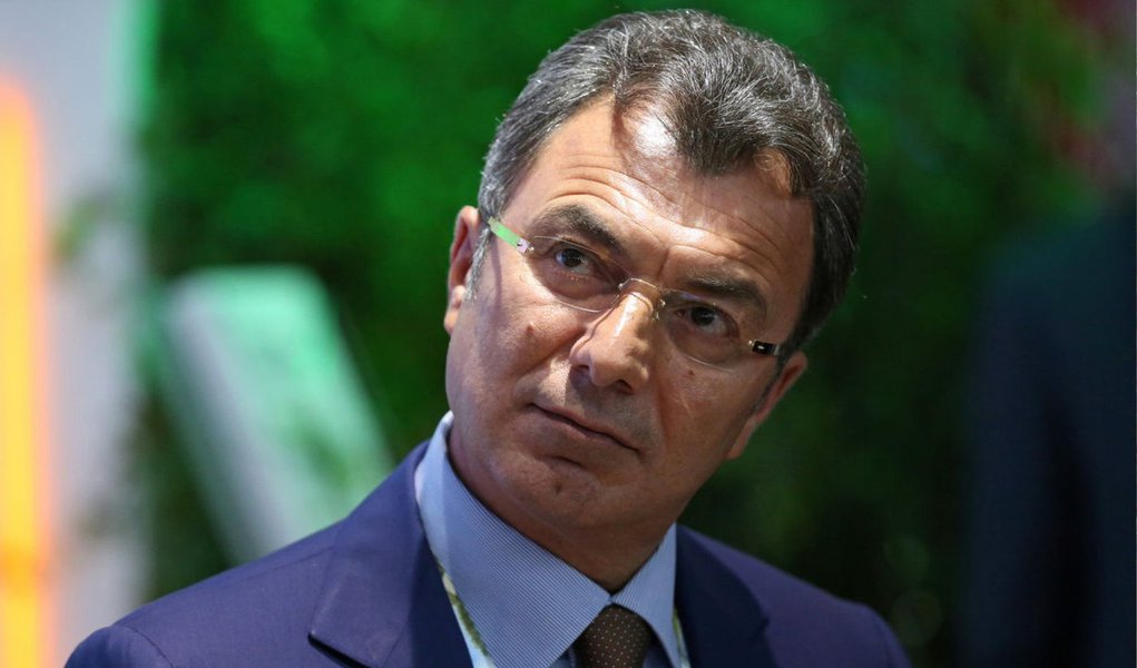 Bilionário russo tenta bloquear fusão de Holcim e Lafarge - Brasil 247