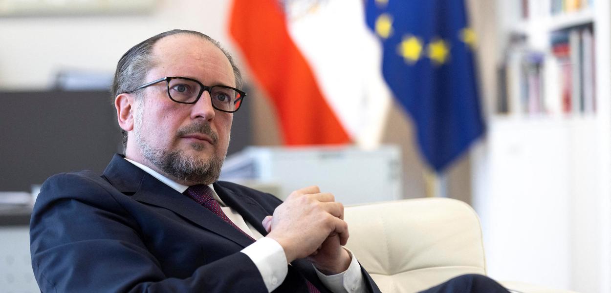 Ministro das Relações Exteriores da Áustria pede diálogo com a Rússia ...