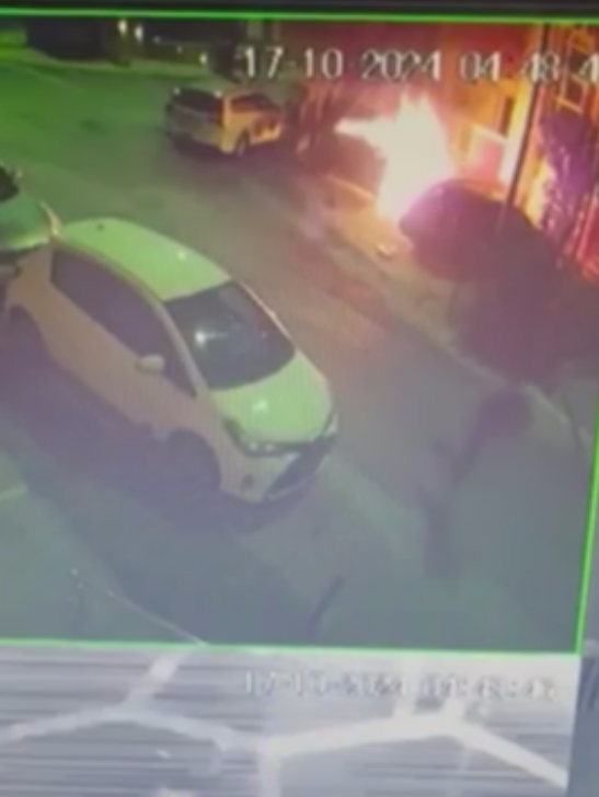 (VIDEO) Pogledajte trenutak paljenja automobila pripadnika obezbjeđenja ...