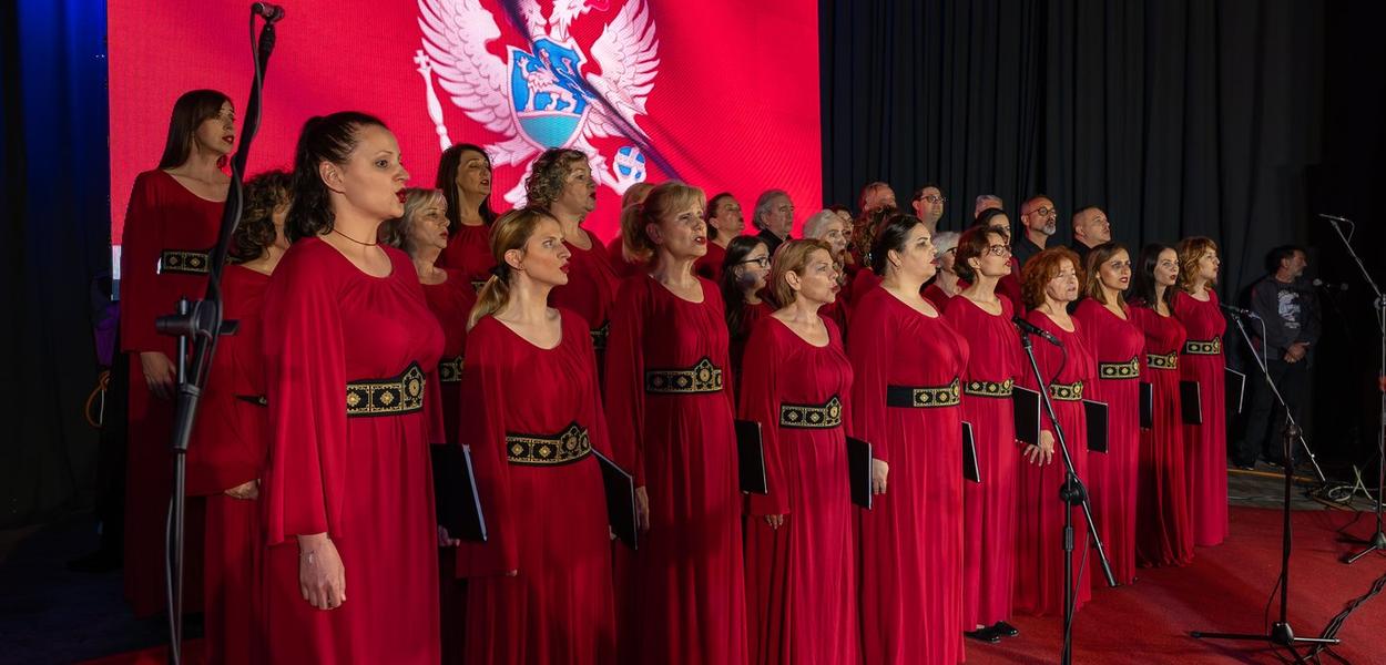 KIC pop hor u Bavaništu u čast Dana mladosti | Portal ETV