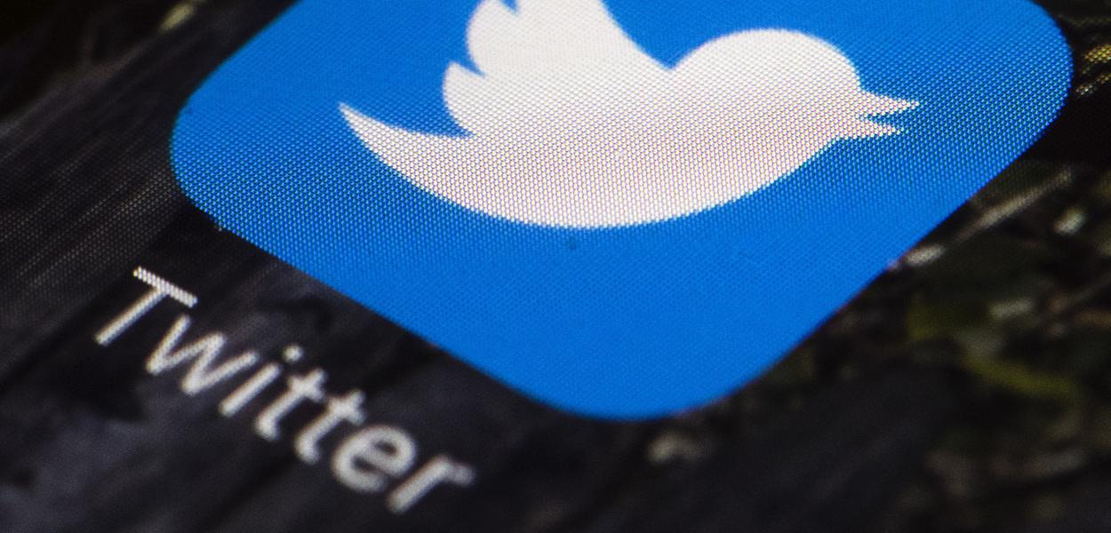Predstavljen novi logo za Tviter, belo slovo X na crnoj pozadini