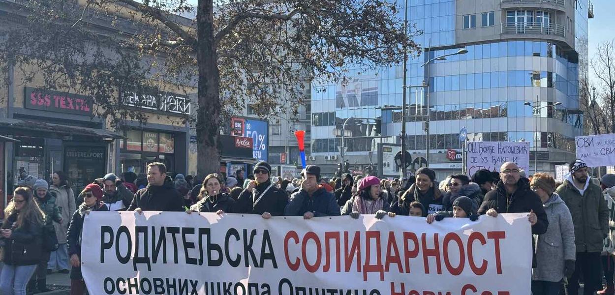 Novi Sad protest: "Ako ne stojimo zajedno, tonućemo odvojeno" (FOTO ...