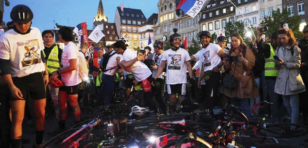 Nakon 1.400 pređenih kilometara, studenti biciklisti stigli u Strazbur ...