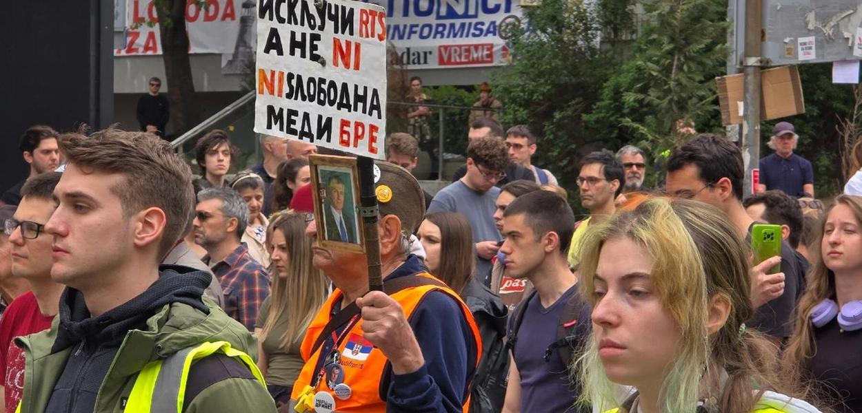 Blokada RTS-a približava se 72. satu, u Takovskoj ulici mirno (VIDEO)