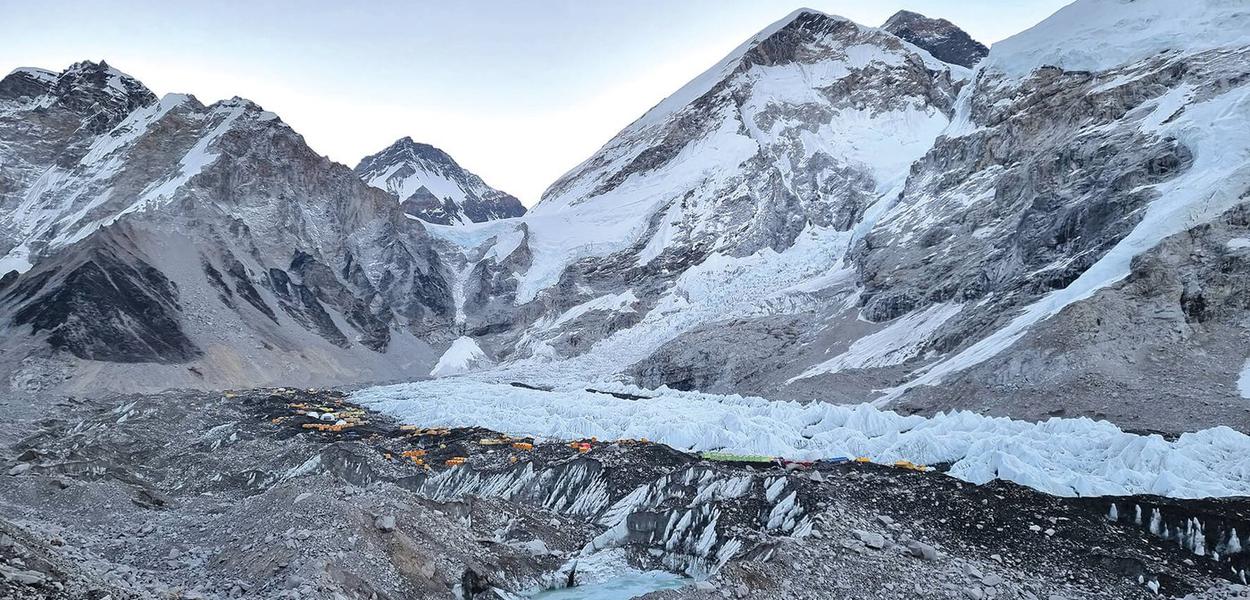 Dirty snow defrosts Nepal’s mountains | Nepali Times