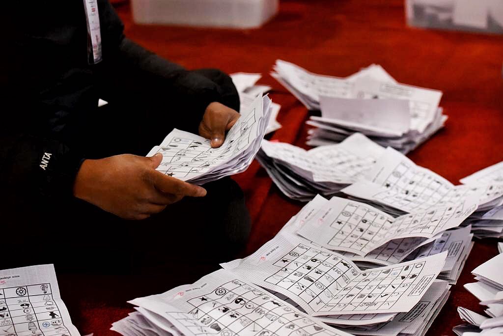 Nepal poll results signal upset | Nepali Times