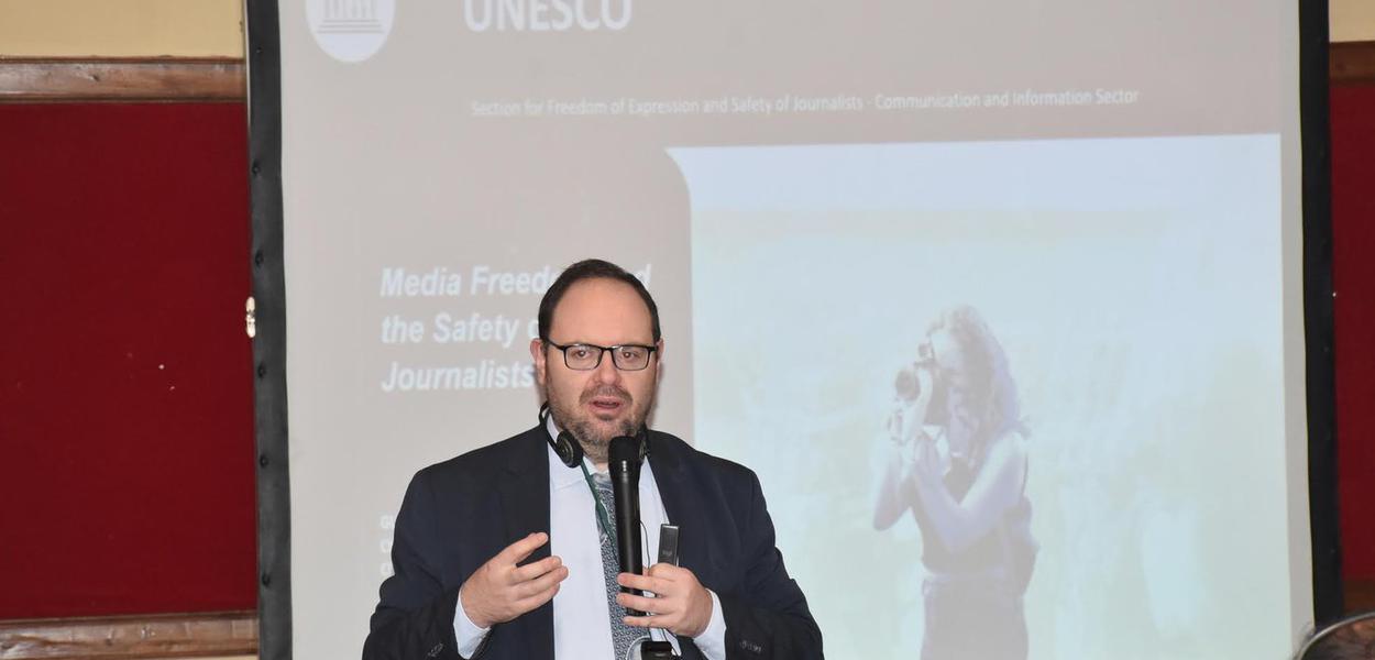 Balancing free expression with fake news on social media | Nepali Times